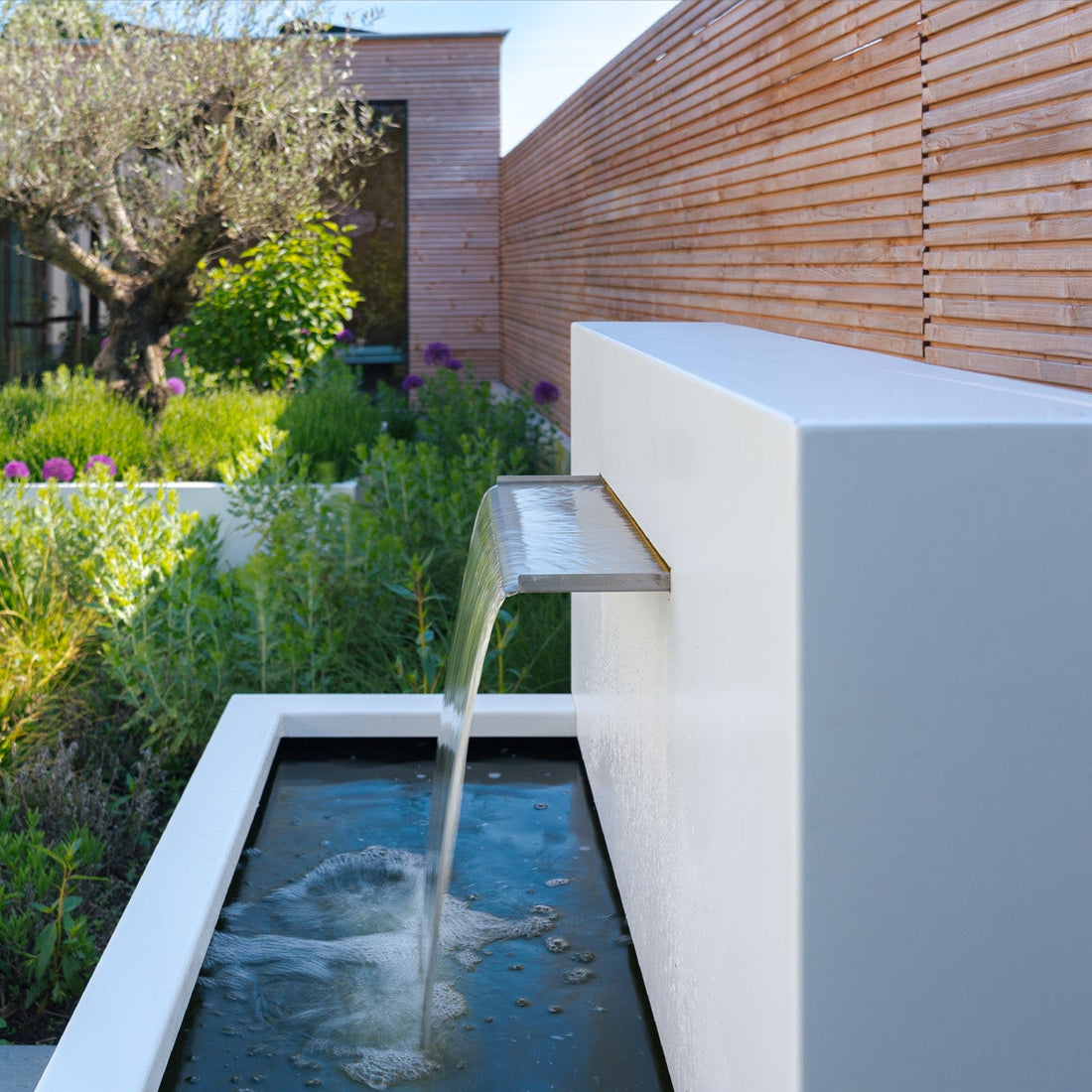 Open media 1 in modal